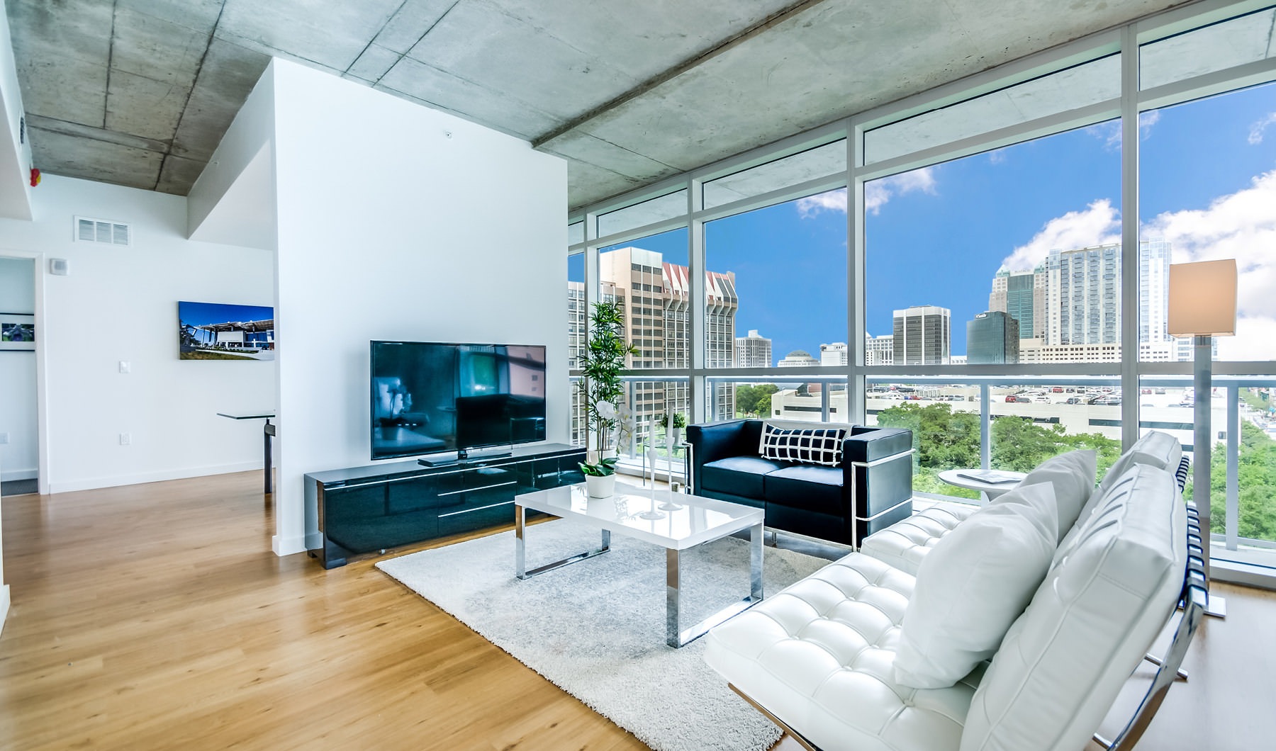 CitiTower is a pet-friendly apartment community in Orlando, FL